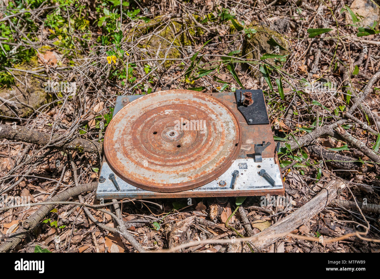 Old record player hi-res stock photography and images - Alamy