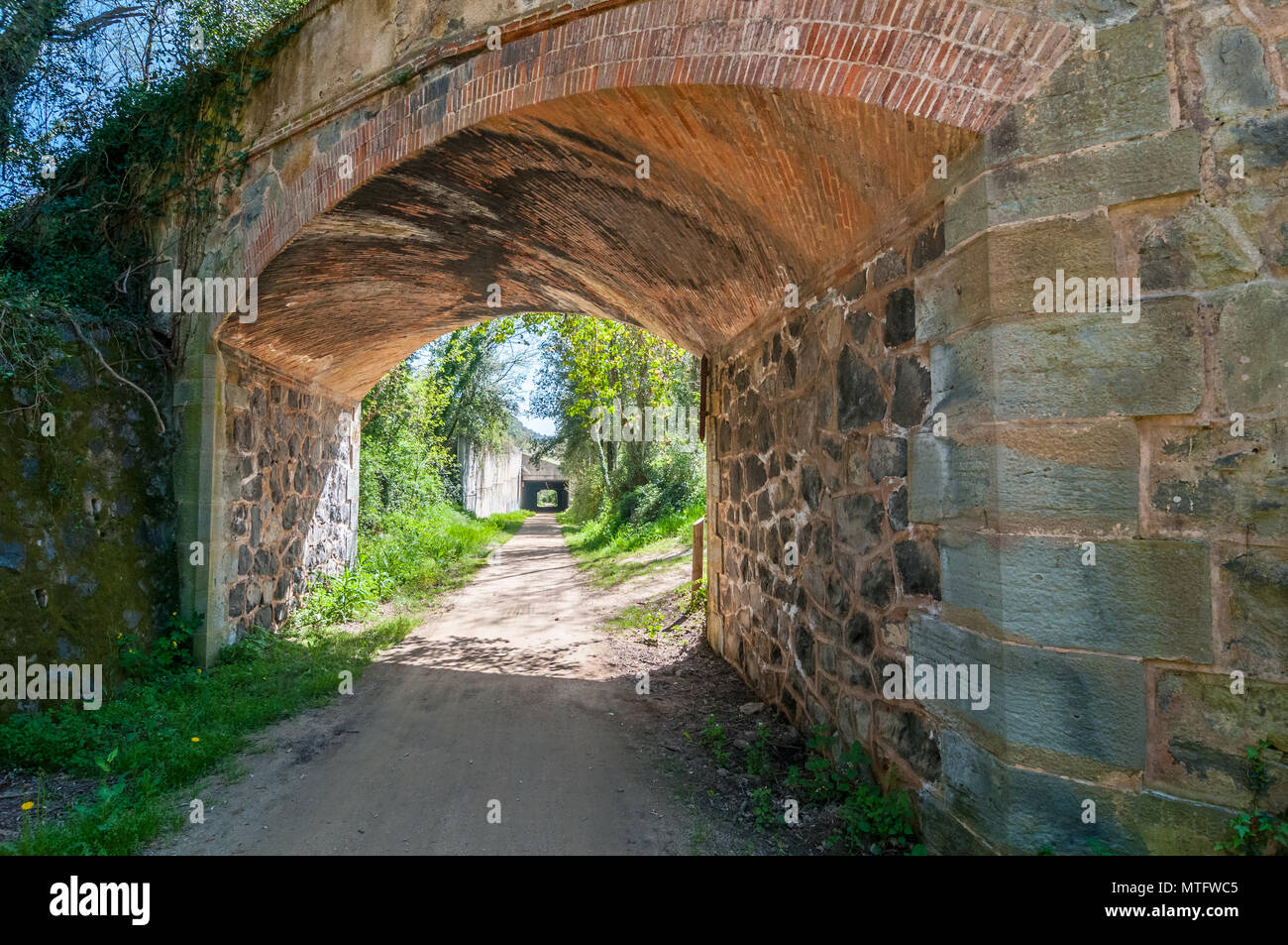 Underpass track hi-res stock photography and images - Alamy