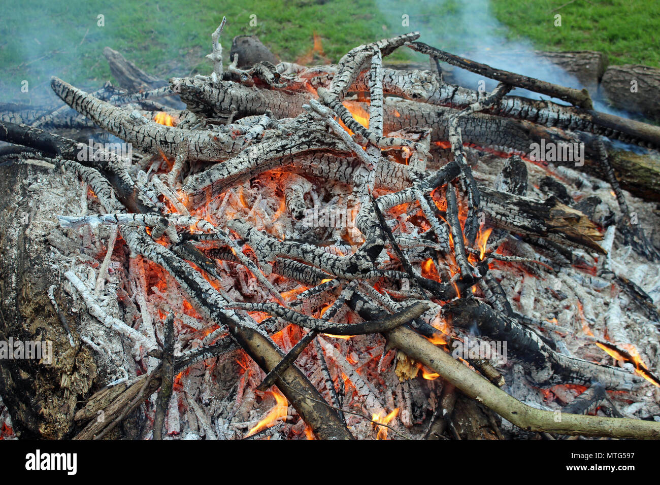 Smouldering campfire hi-res stock photography and images - Alamy