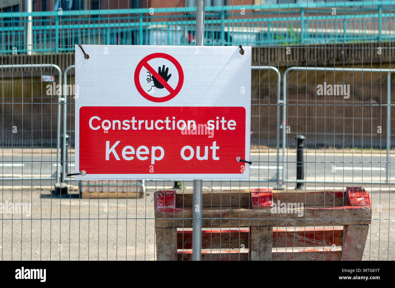 Construction site keep out hi-res stock photography and images - Alamy