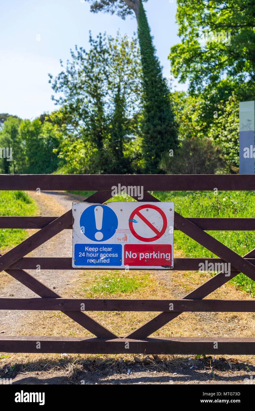 No parking gates hi-res stock photography and images - Alamy