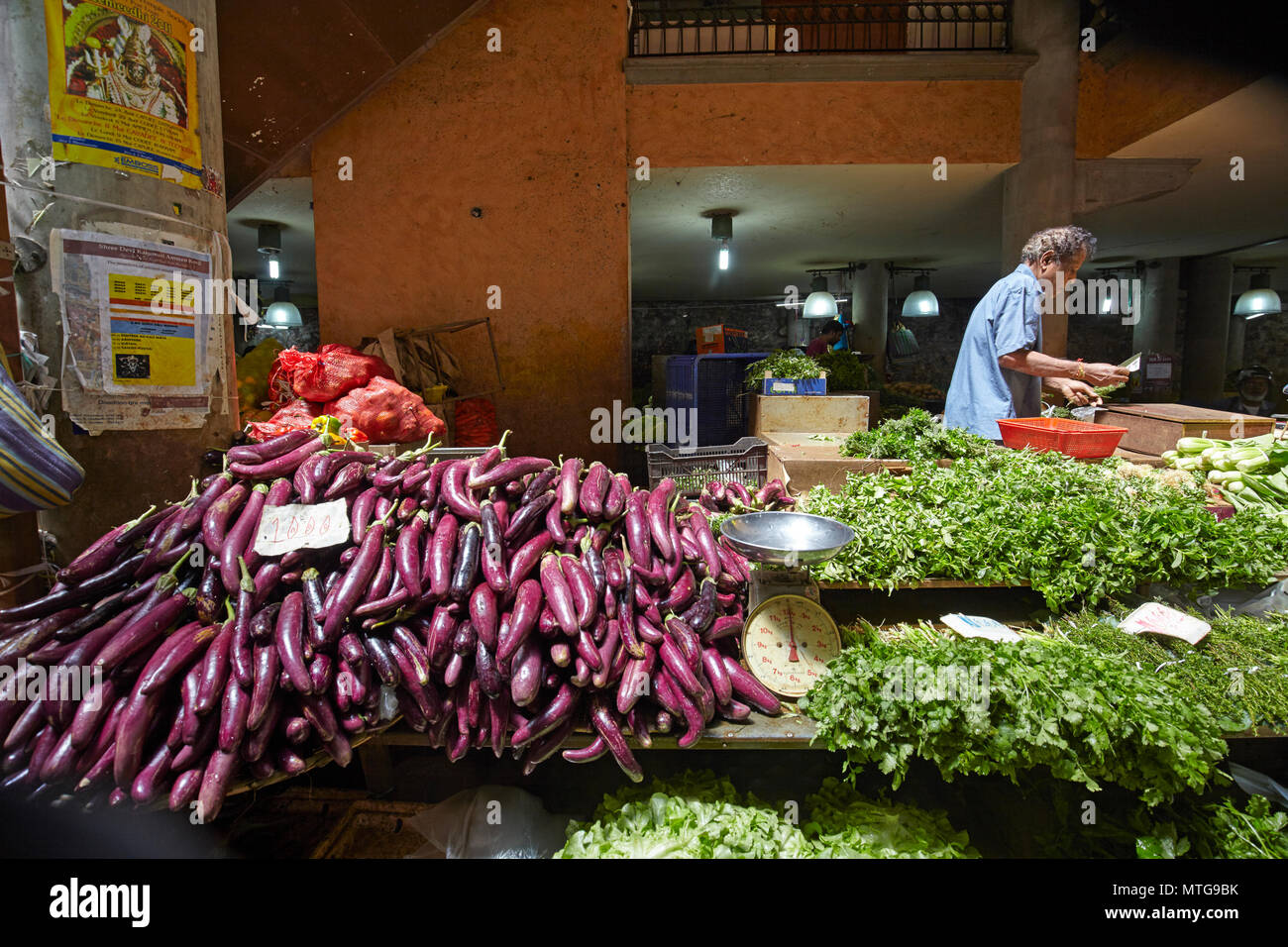 Fruit seller mauritius hi-res stock photography and images - Alamy