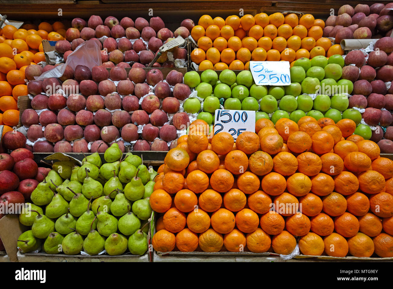 Port louis mauritius fruit market hi-res stock photography and images ...