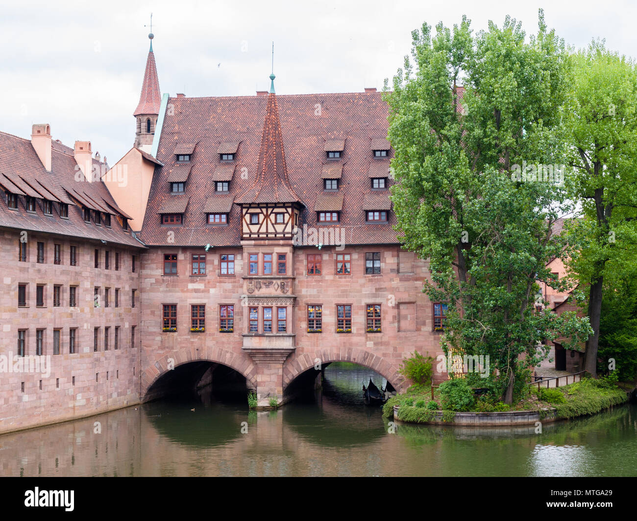 The Hospital of the Holy Spirit (Heilig-Geist-Spital) in Nuremberg ...