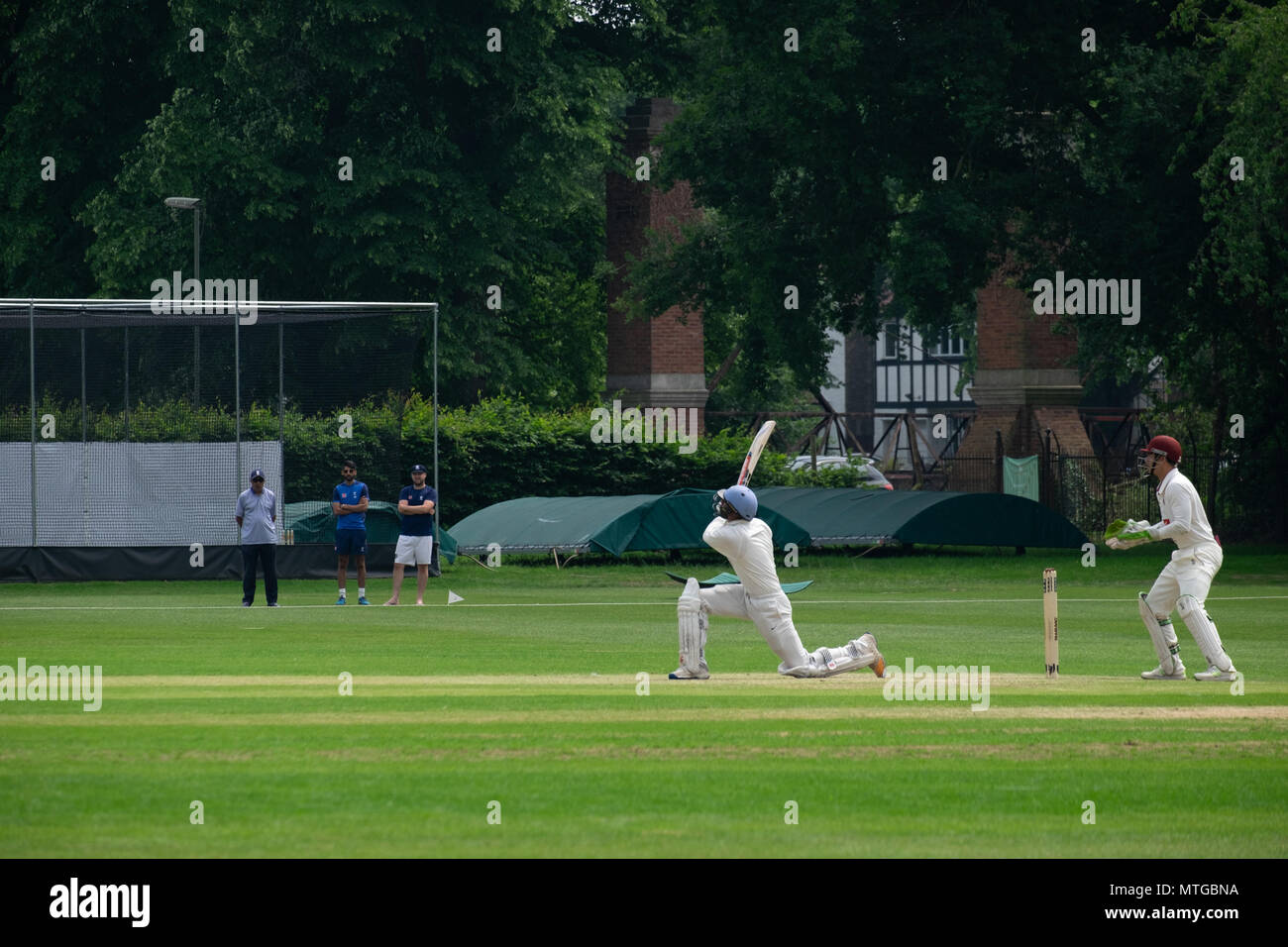 Surrey cricket fielders hi-res stock photography and images - Alamy