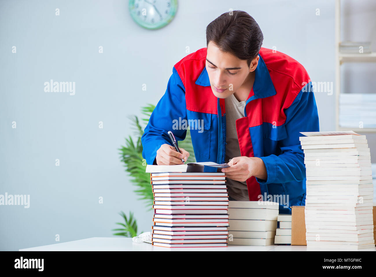 Preparing for book signing hi-res stock photography and images - Alamy