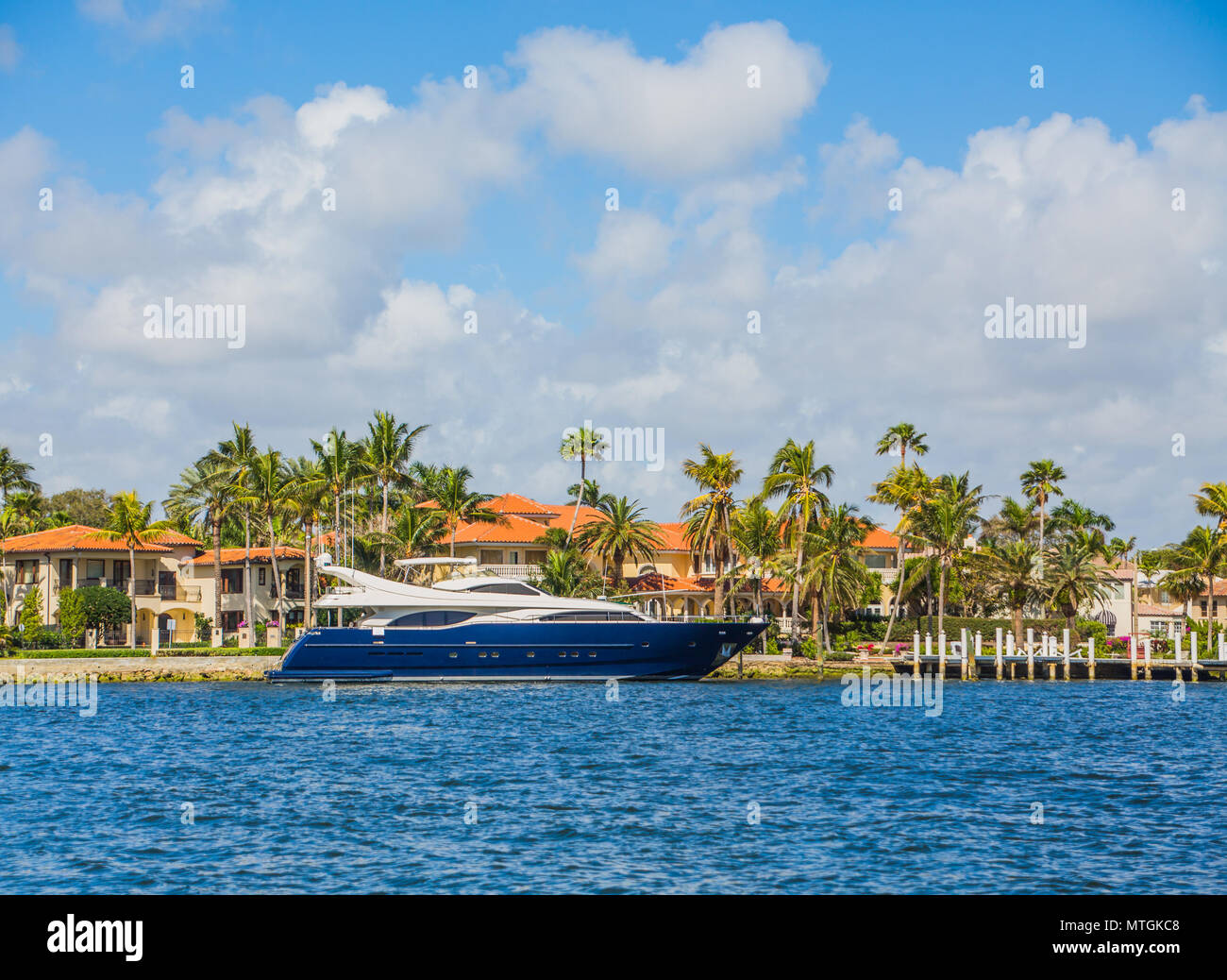 Blue yacht hi-res stock photography and images - Alamy