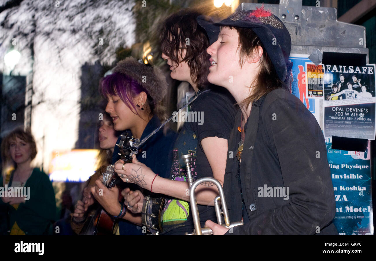 American woman playing trumpet hi-res stock photography and images - Alamy