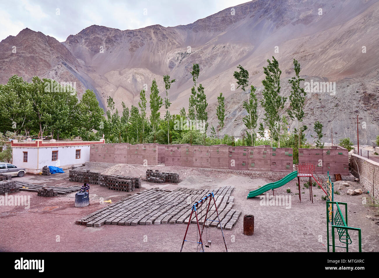 School children ladakh jammu kashmir hi-res stock photography and ...