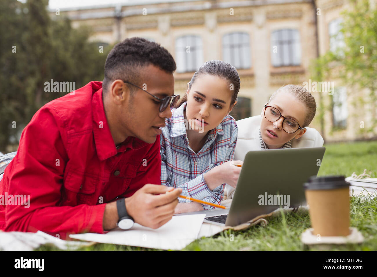 University and first year and students hi-res stock photography and ...