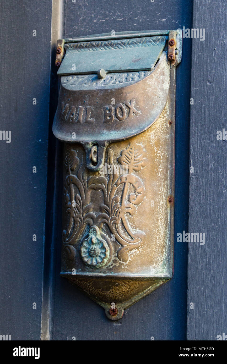 Old mail box hi-res stock photography and images - Alamy