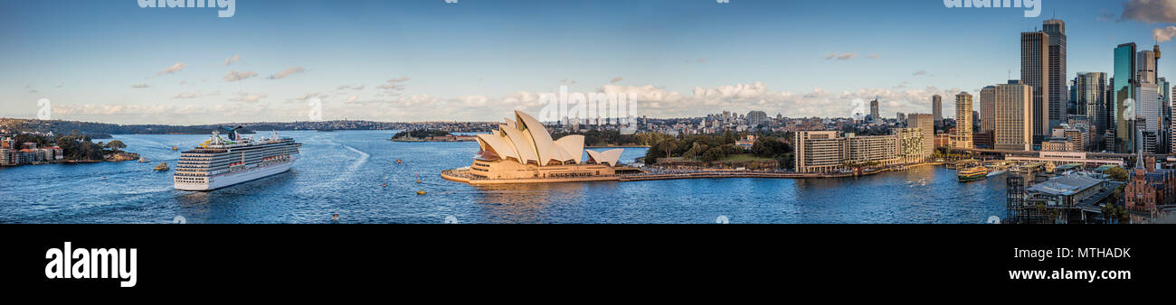 Panoramic view of Sydney Harbour and city skyline, Sydney NSW ...