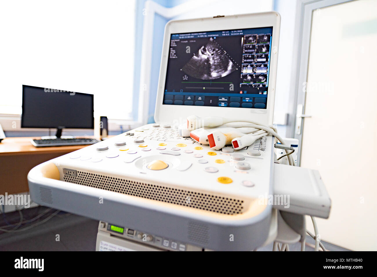 Modern ultrasonic device with sensors Stock Photo - Alamy