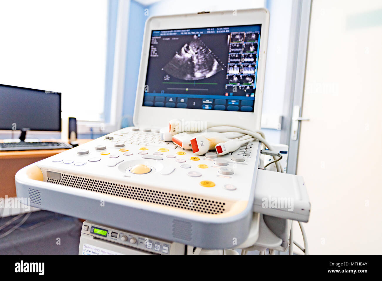 Modern ultrasonic device with sensors Stock Photo - Alamy