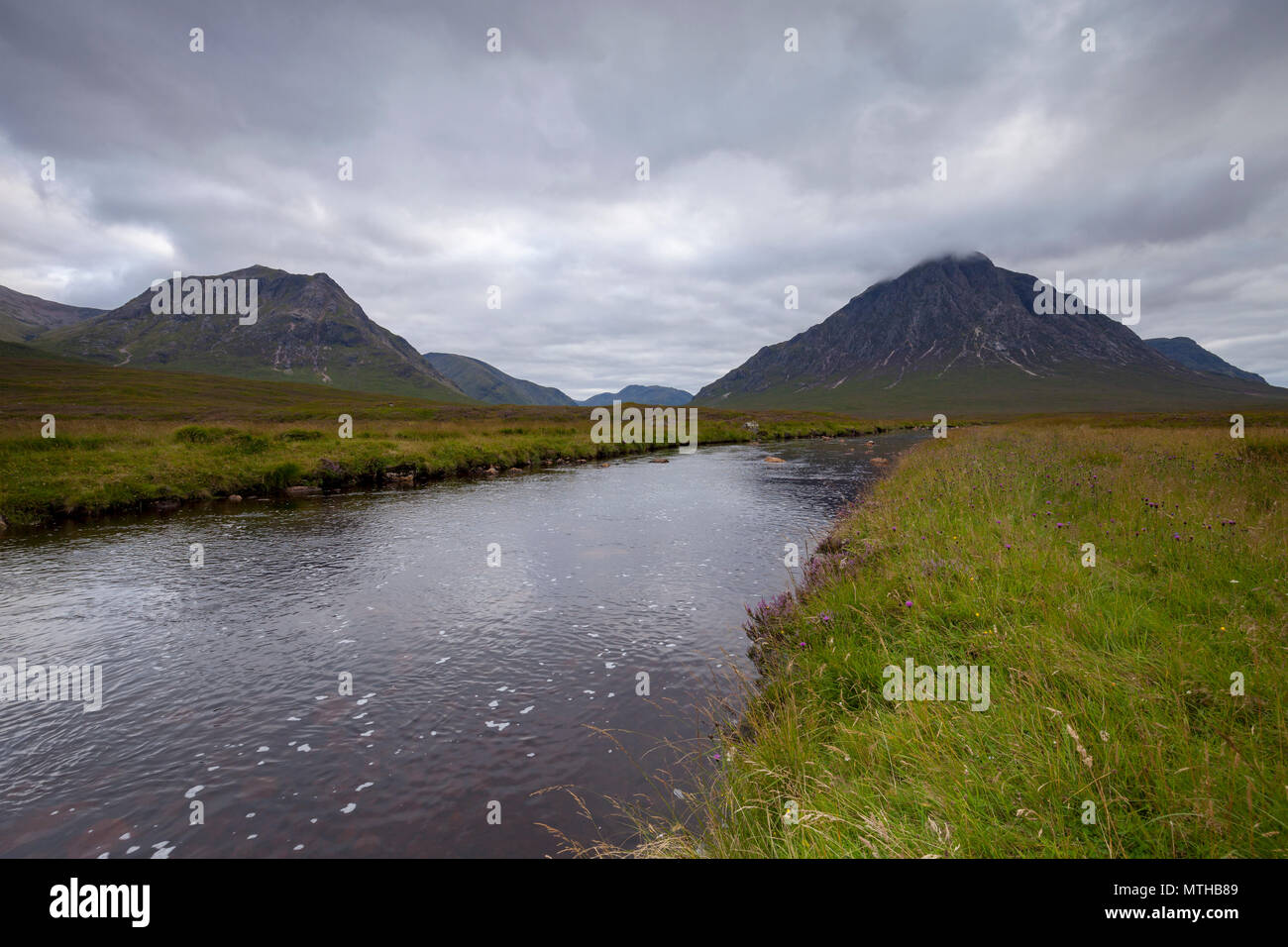 View of Buachaille etive mor in the Scottish Highlands Stock Photo - Alamy