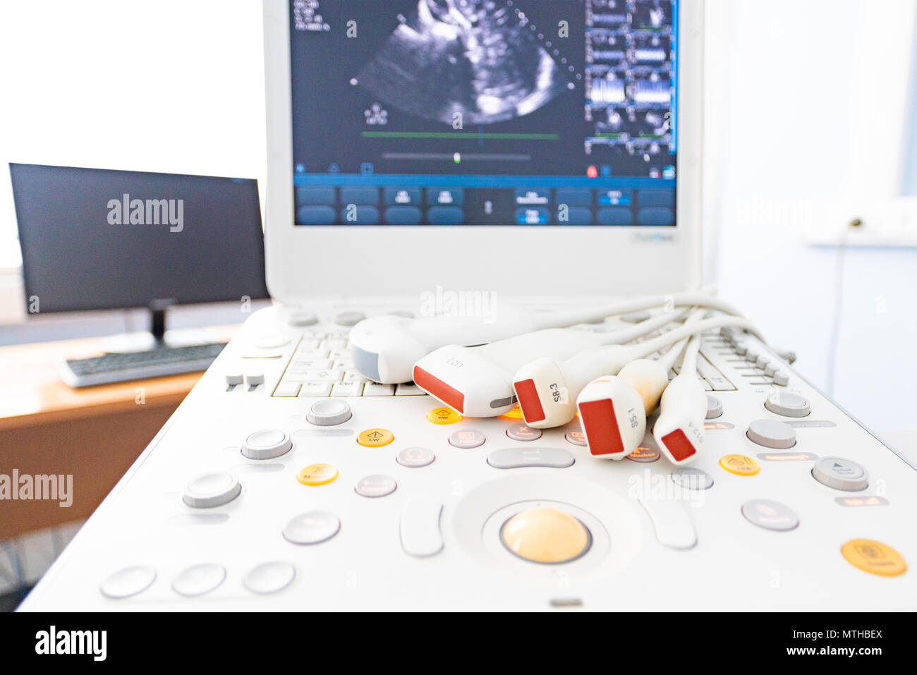 Modern ultrasonic device with sensors Stock Photo - Alamy