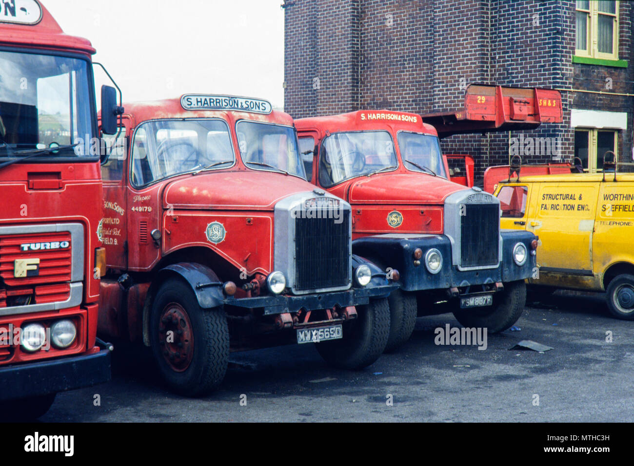 Vintage heavy haulage lorry hi-res stock photography and images - Alamy