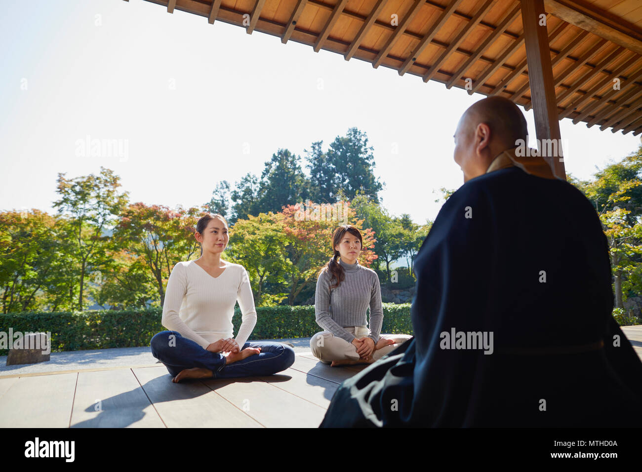 Japanese priest preaching zen meditation Stock Photo - Alamy