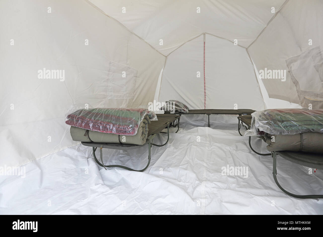 Disaster shelter beds hi-res stock photography and images - Alamy