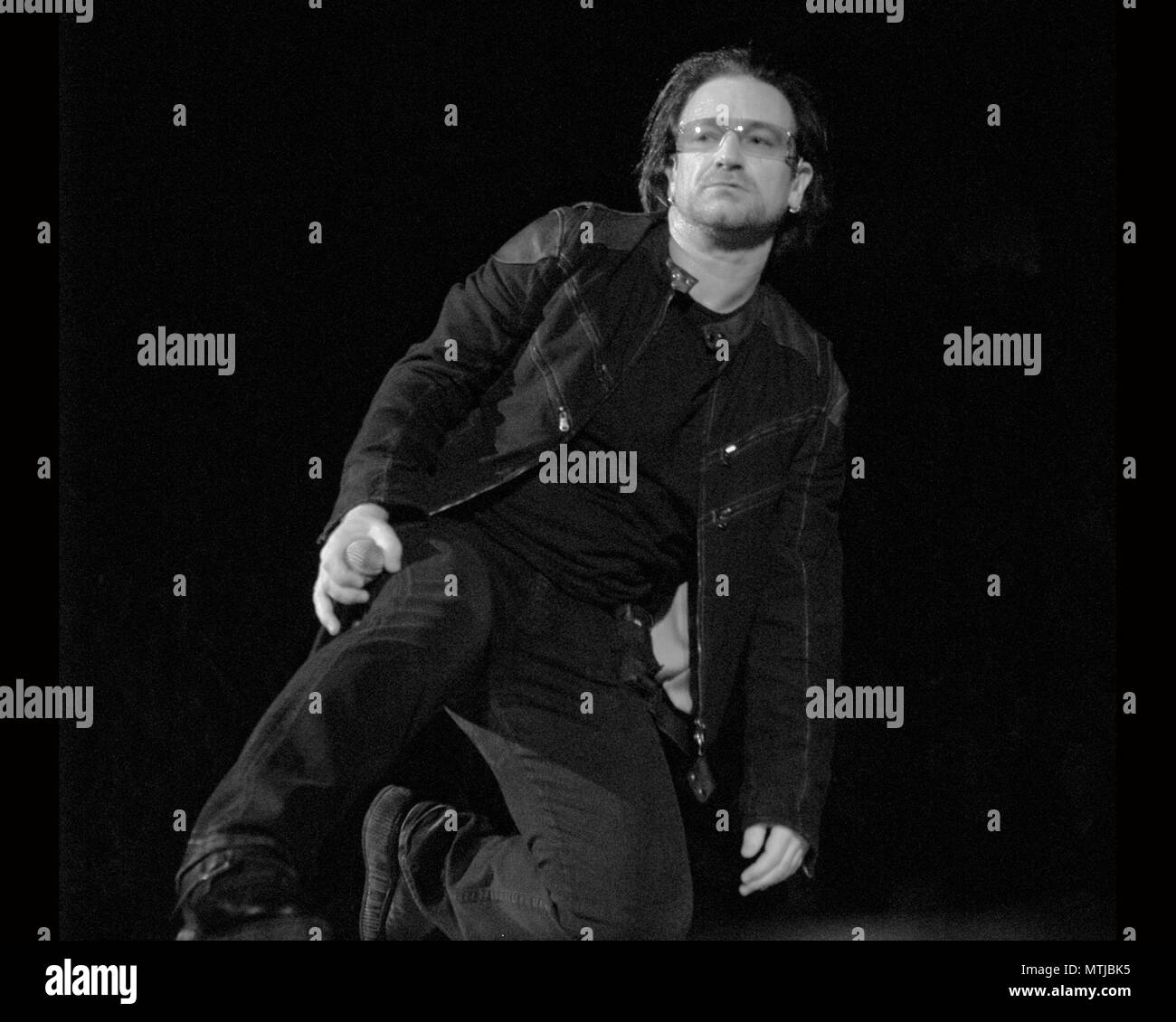 NOVEMBER 18 - ATLANTA, GA: Bono of U2 performs during the band's ...