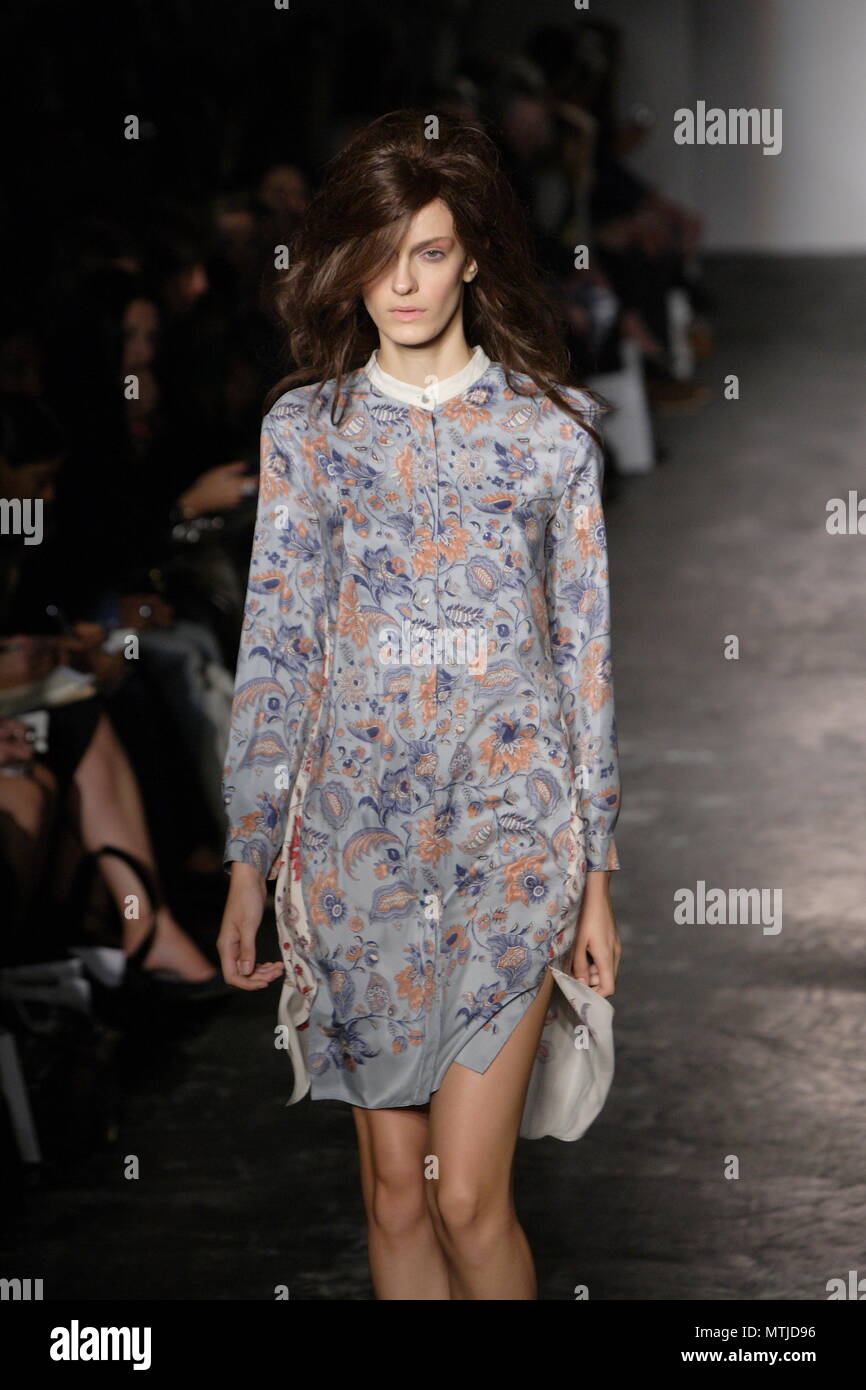 UK Fashion - Model on the runway for the Clements Ribeiro Spring Summer ...