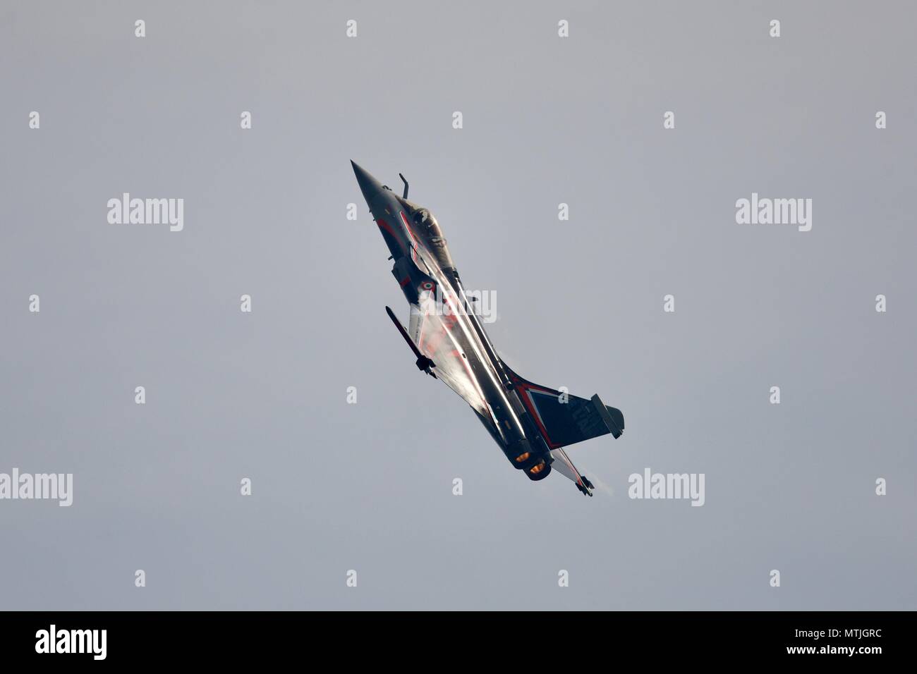 Rafale Solo Display Team with it's new paint scheme for 2018 - flying ...