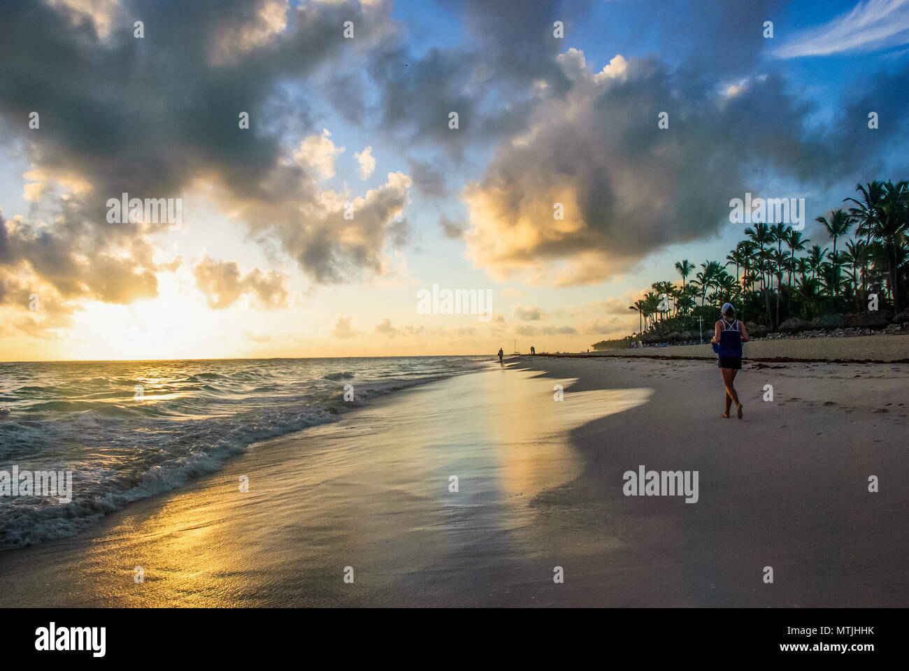Landscape of beautiful sunrise over the tropical beach Stock Photo - Alamy