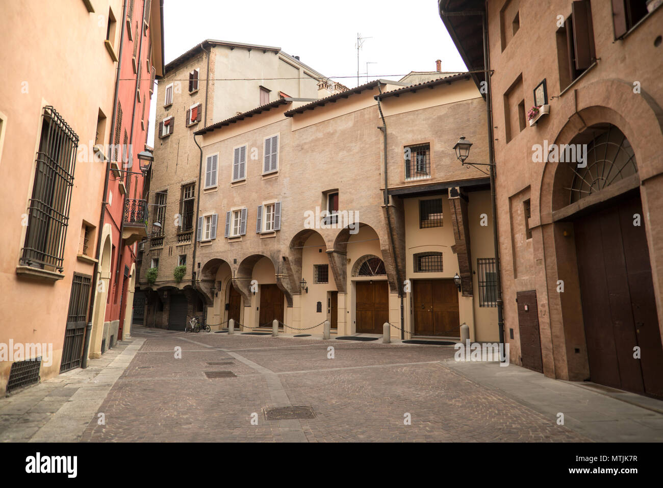Bologna architecture hi-res stock photography and images - Alamy