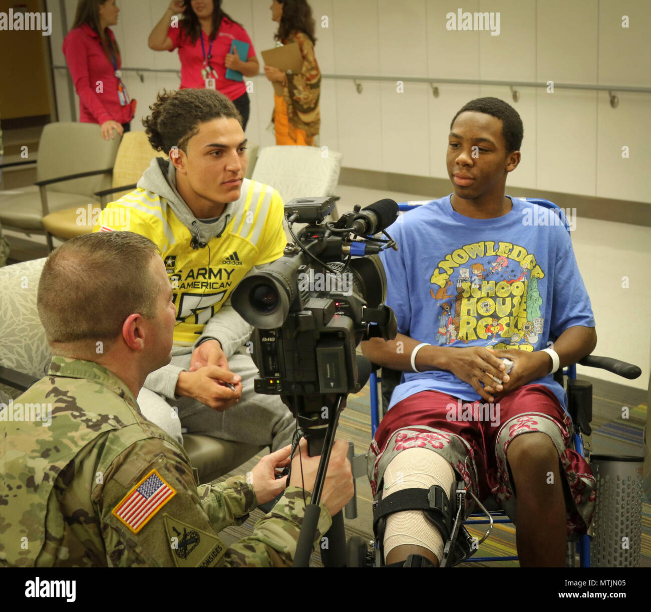 Army Reserve Staff Sgt. Steve Engle, a broadcast journalist with the ...