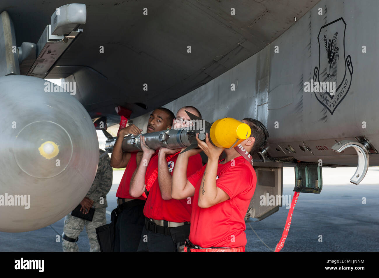 Load standardization crews hi-res stock photography and images - Alamy
