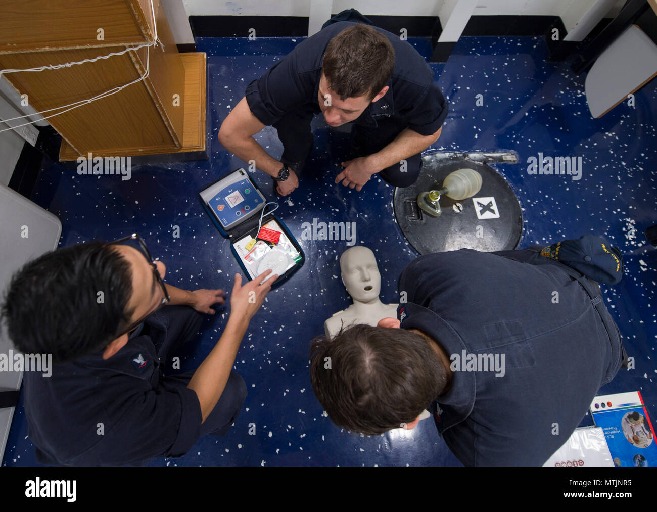 170102-N-KB426-101 SOUTH CHINA SEA (Jan. 2, 2017) Sailors practice ...