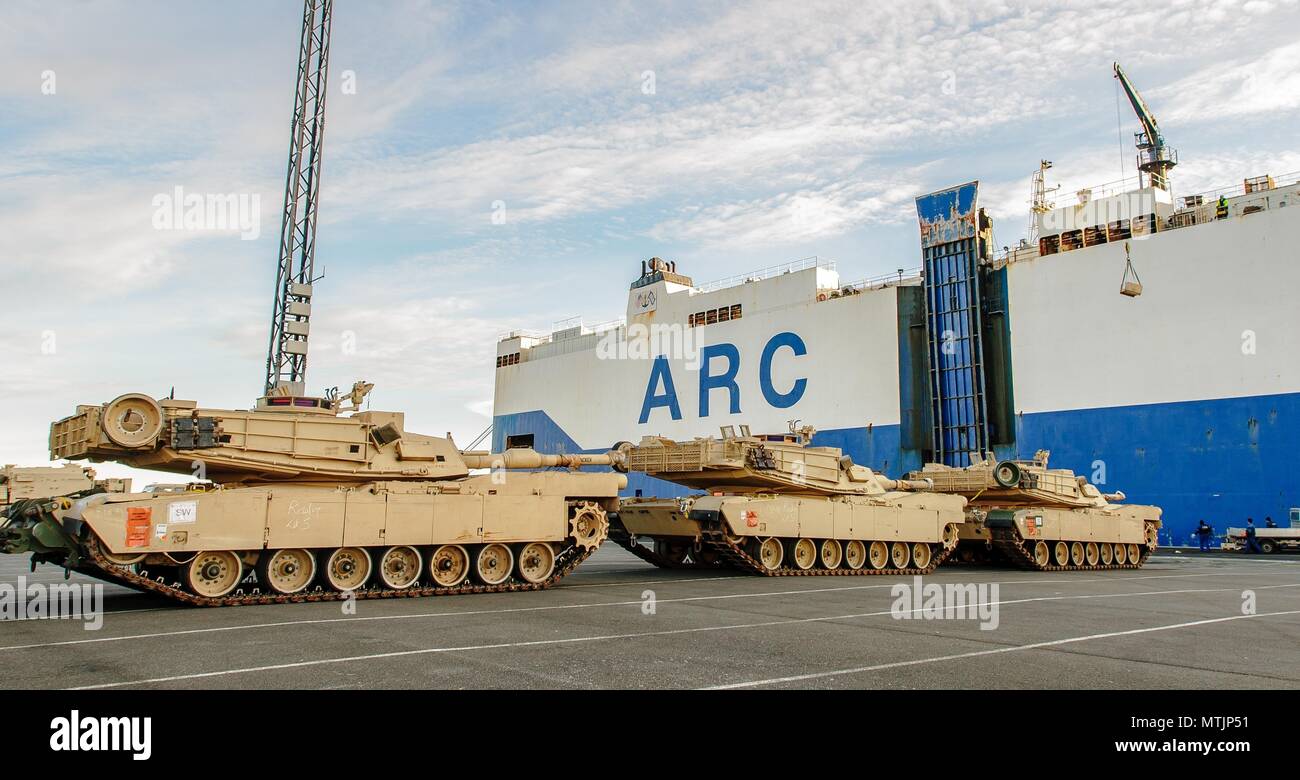 Bremerhaven, Germany – M1A2 Abrams tanks and other military vehicles ...