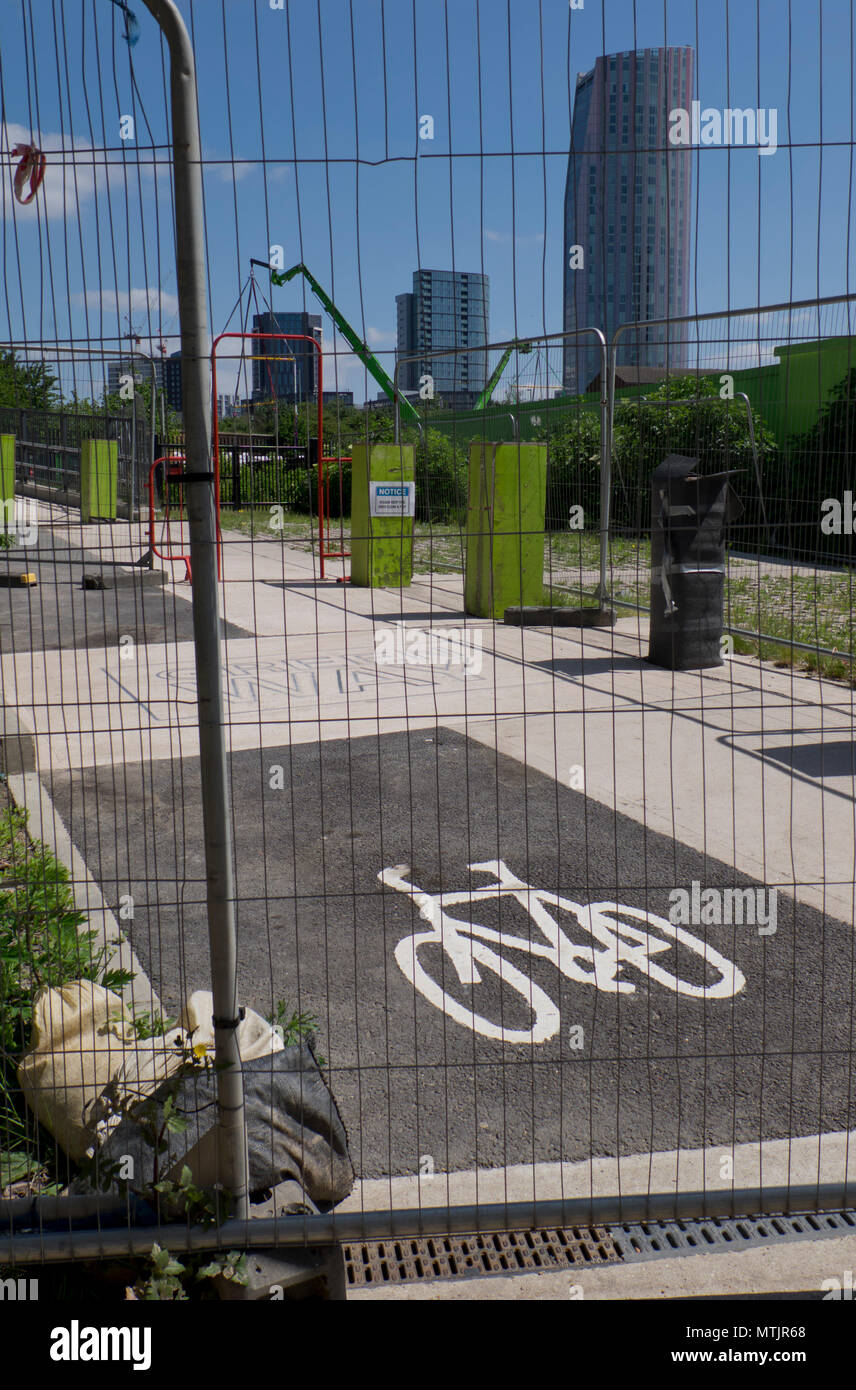 Redevelopment of Greenway walking and cycle route by London West Ham ...