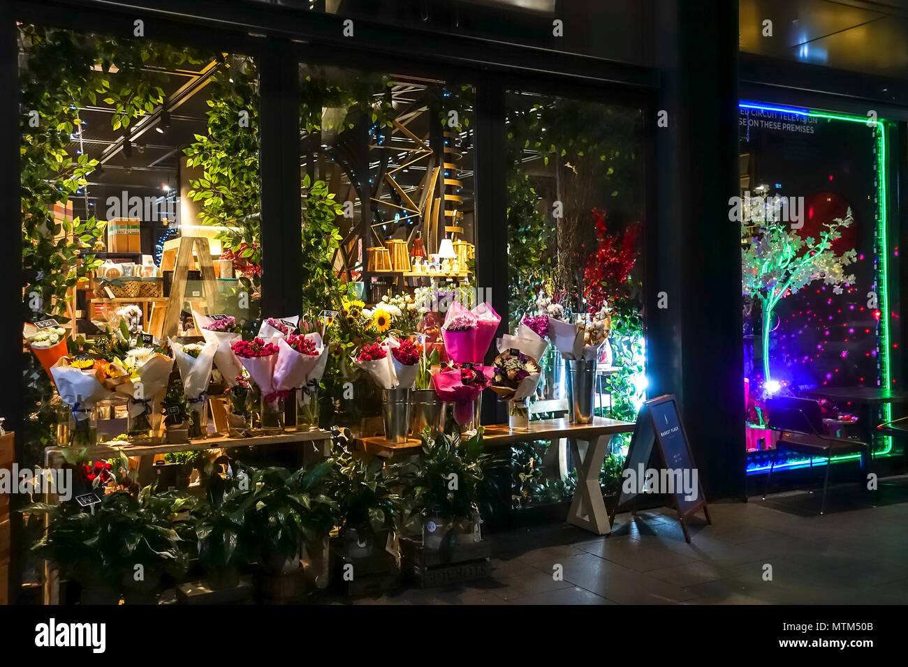 Bel and Brio restaurant and Italian supermarket at Barangaroo, Sydney ...