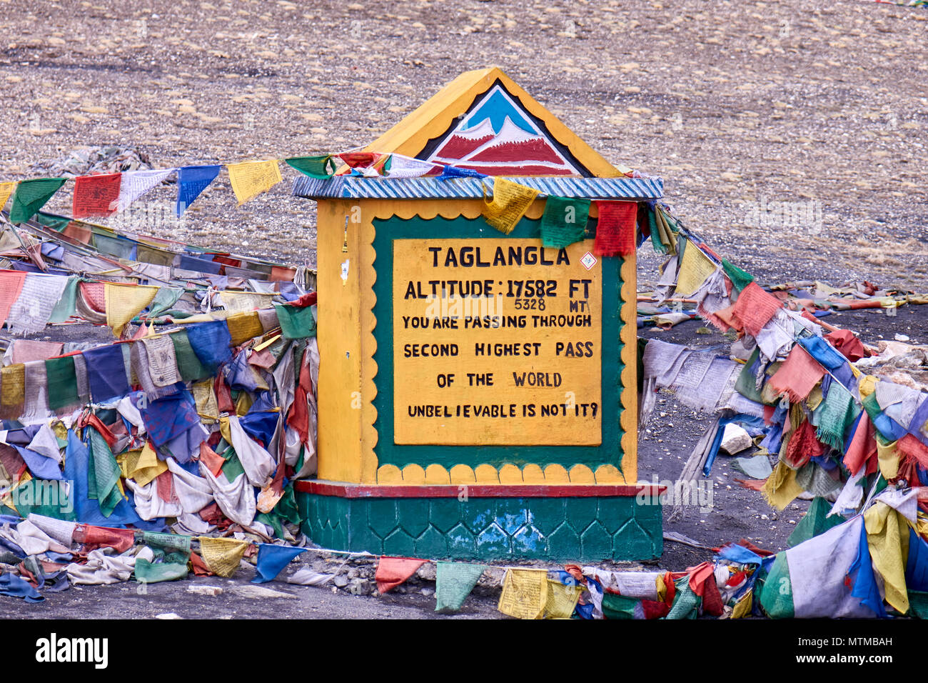 Tanglang La mountain pass Ladakh Stock Photo - Alamy