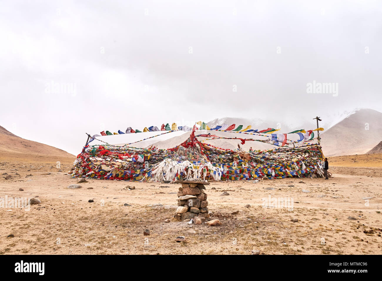 Tanglang La mountain pass Ladakh Stock Photo - Alamy