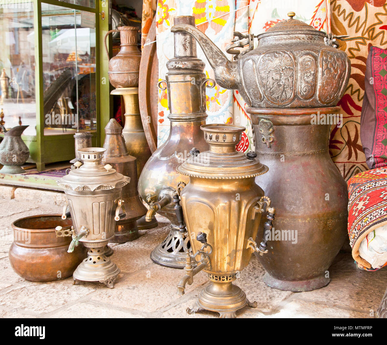 Antique pewter teapot hi-res stock photography and images - Alamy