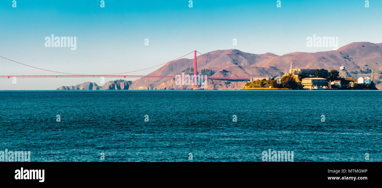 Golden gate bridge san francisco night lights tourist attraction ...