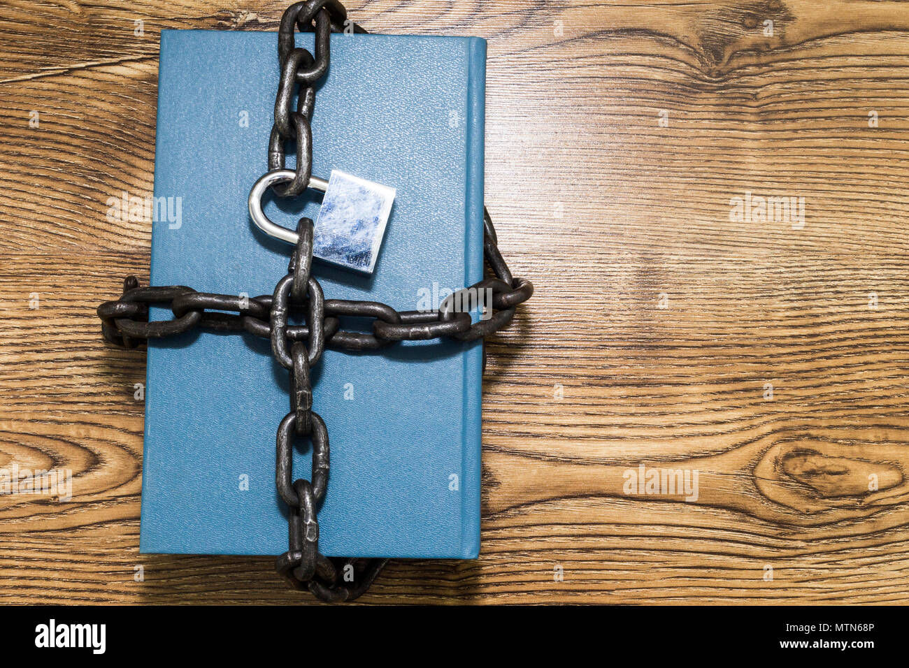 Old book padlock chain hi-res stock photography and images - Alamy