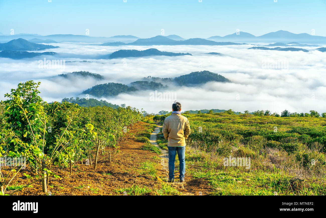 Undulating road to a mountain hi-res stock photography and images - Alamy