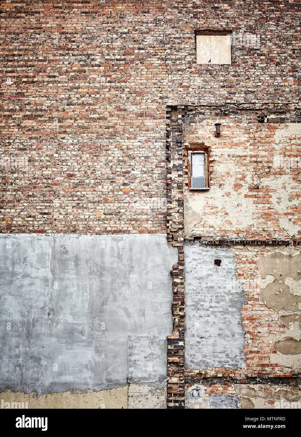 Demolished brick wall hi-res stock photography and images - Alamy