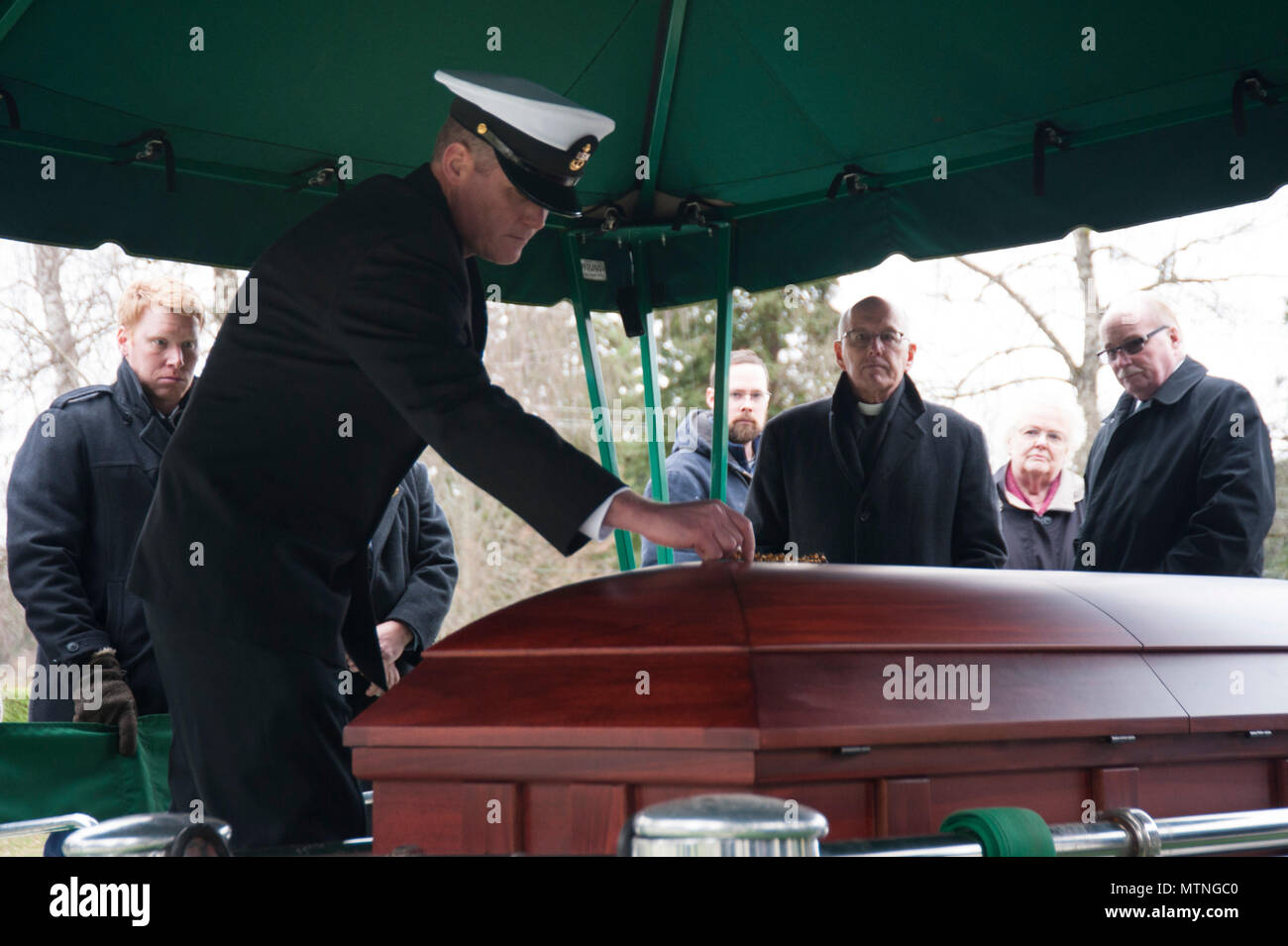 World war ii catholic mass hi-res stock photography and images - Alamy