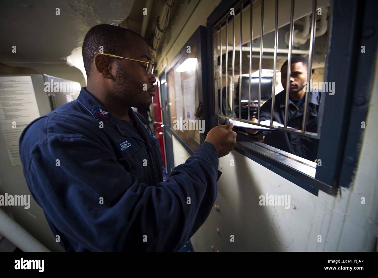 Class kenneth ratliff hi-res stock photography and images - Alamy