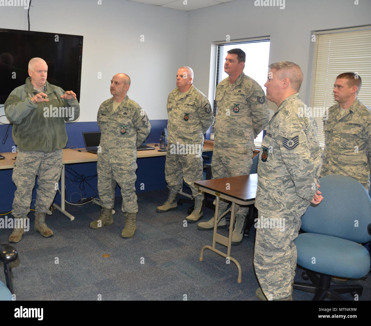 NEW CASTLE AIR NATIONAL GUARD BASE, Del.- Lt. Gen. L. Scott Rice ...