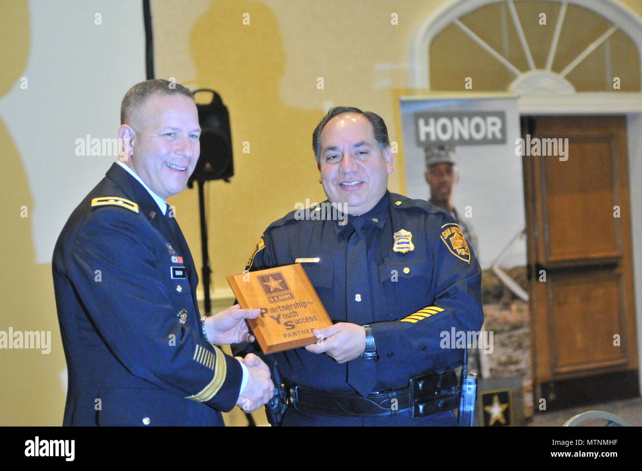 Maj. Gen. Jeffrey Snow (left), commanding general, U.S. Army Recruiting ...