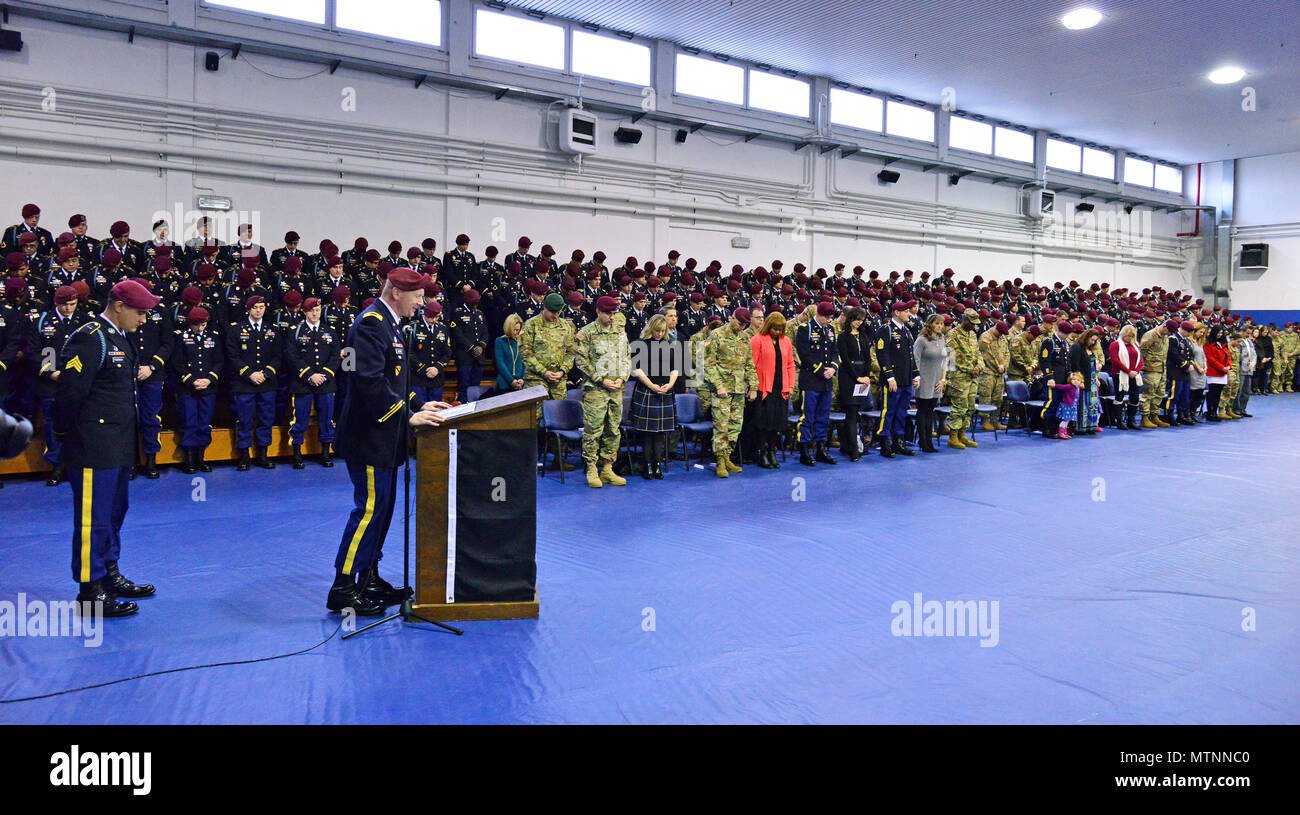 Command sgt maj christopher l mullinax hi-res stock photography and ...