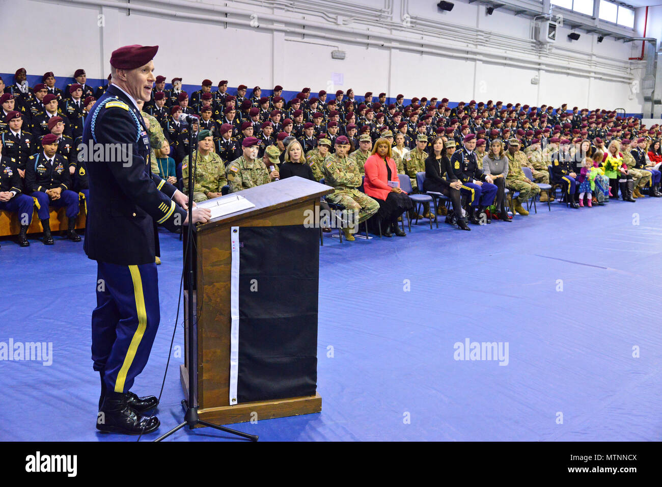 Command sgt maj christopher l mullinax hi-res stock photography and ...