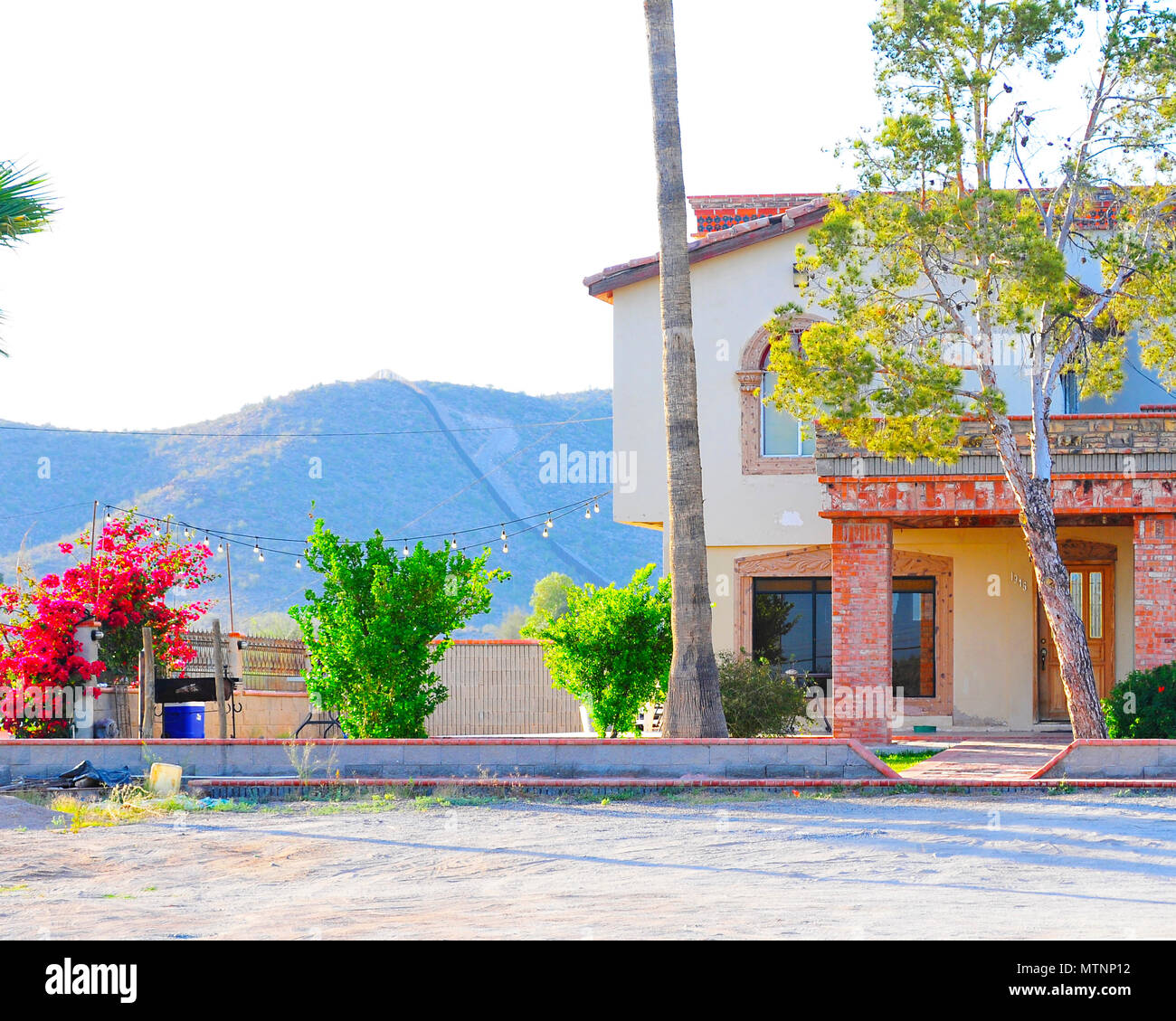 Border wall u s and mexico hi-res stock photography and images - Alamy