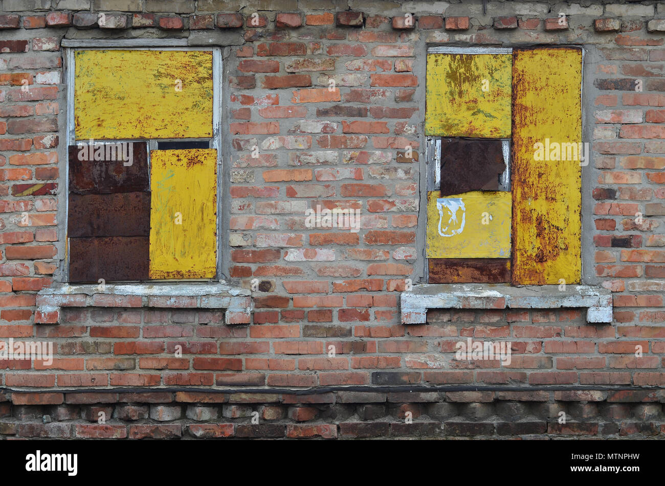 Brick wall with nail in it hi-res stock photography and images - Alamy