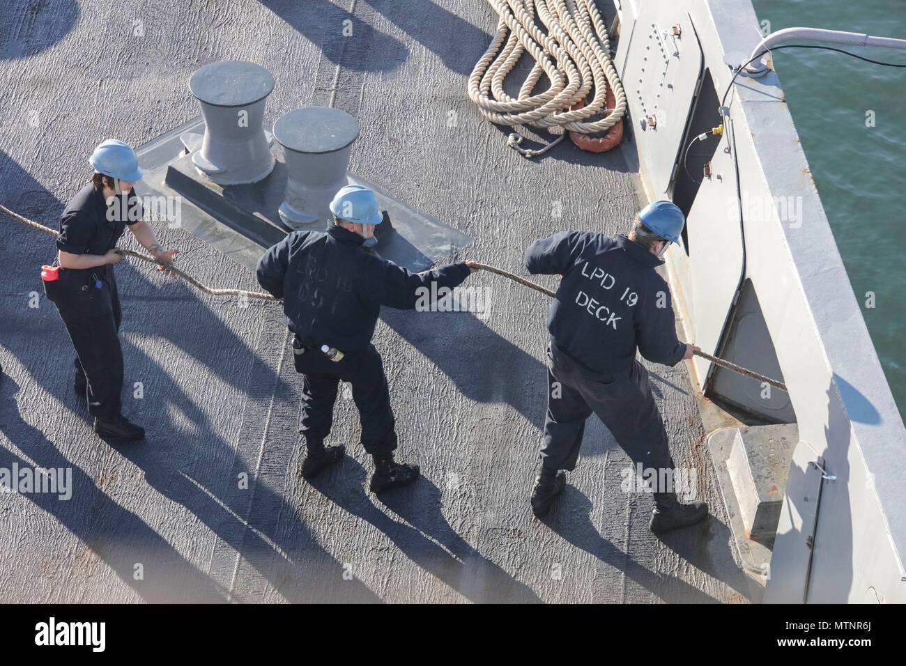170113-N-FM530-058 MOREHEAD CITY, N.C. (Jan. 13, 2017) –Amphibious ...